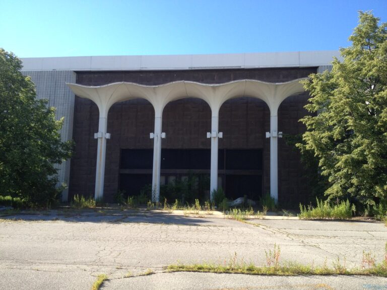 Randall Park Mall In North Randall, OH: Once The Largest, Now Just A ...