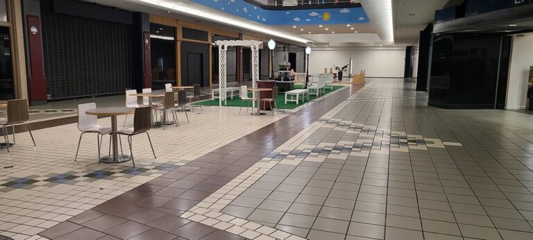 Meriden Mall In Meriden, CT: Health Center Plans And Retail Decline ...