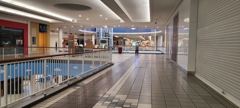 Meriden Mall In Meriden, CT: Health Center Plans And Retail Decline ...