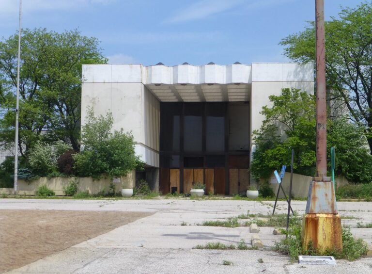 Randall Park Mall In North Randall, OH: Once The Largest, Now Just A ...