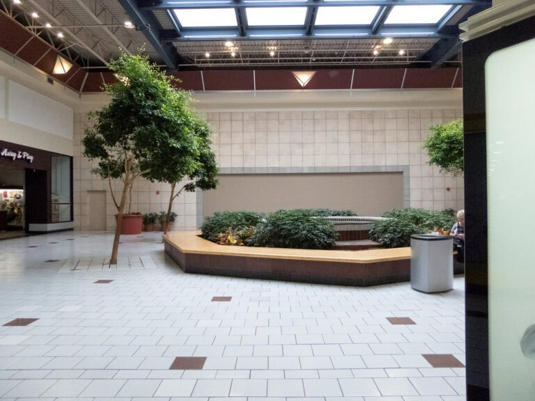 Beaver Valley Mall, Monaca, PA: From Anchor Glory To Empty Corridors ...