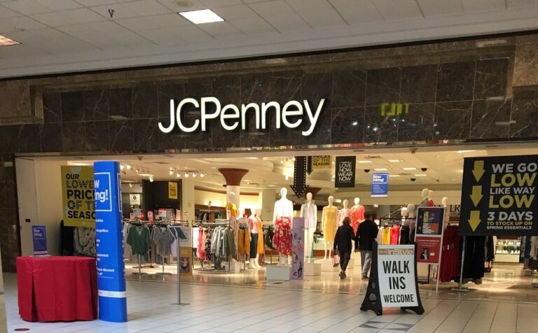 Logan Valley Mall In Altoona, PA: From Crowds To Quiet Halls ...