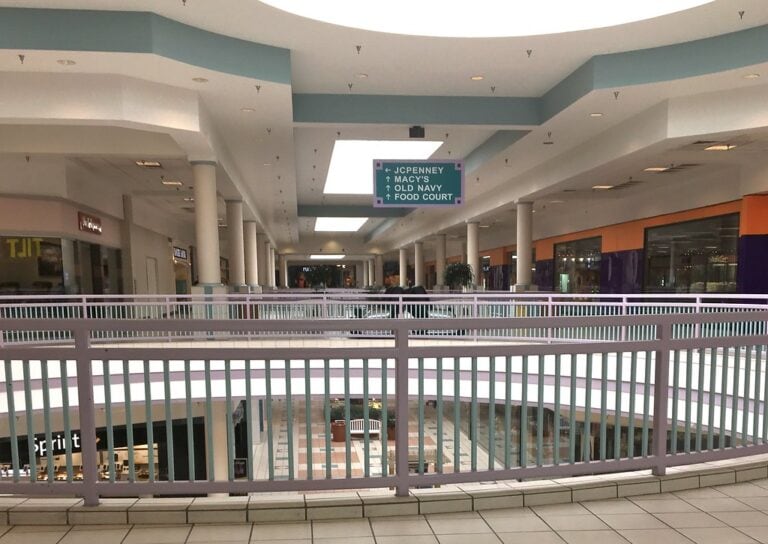 Logan Valley Mall In Altoona, PA: From Crowds To Quiet Halls ...