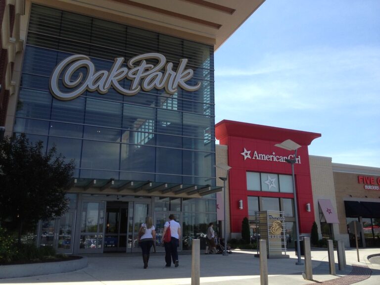 Oak Park Mall In Overland Park, KS: The State's Largest Mall ...