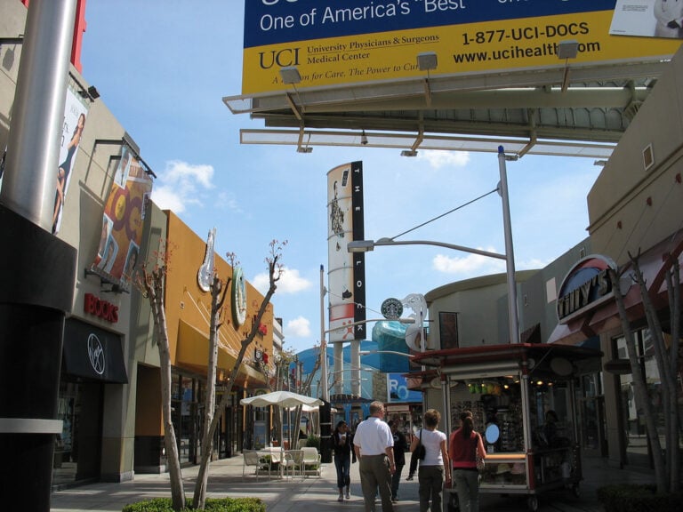 The Outlets At Orange Mall In Orange, CA: Where Must-Visit Stores Keep ...