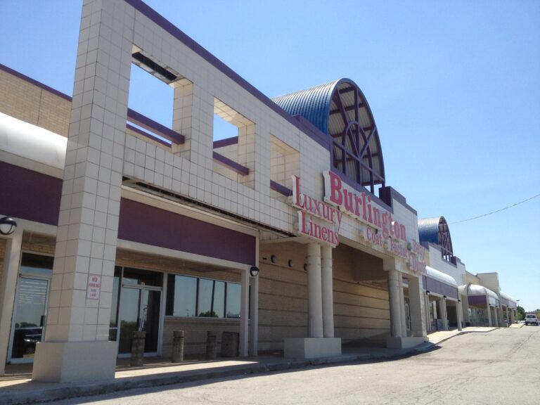 Bannister Mall In Kansas City, MO Was Once Busy, But Now Only Empty ...
