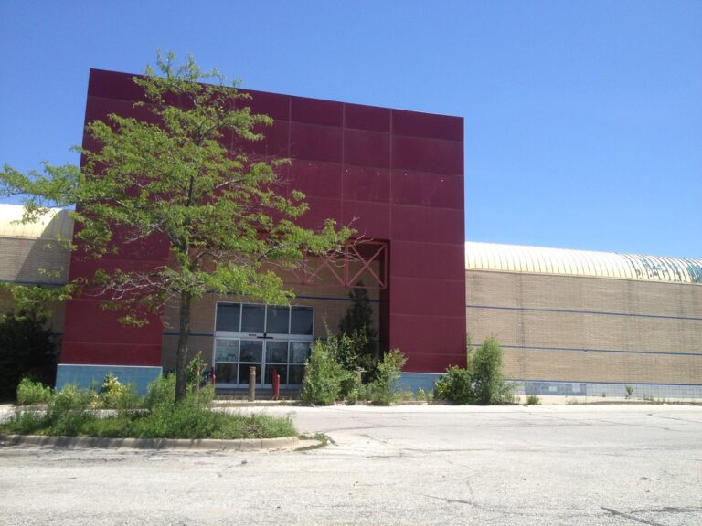 Bannister Mall In Kansas City, MO Was Once Busy, But Now Only Empty ...