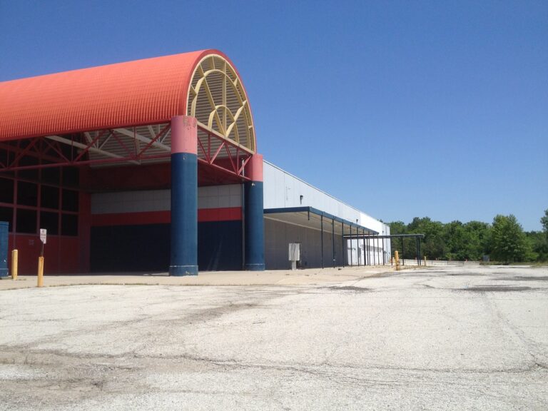 Bannister Mall In Kansas City, MO Was Once Busy, But Now Only Empty ...