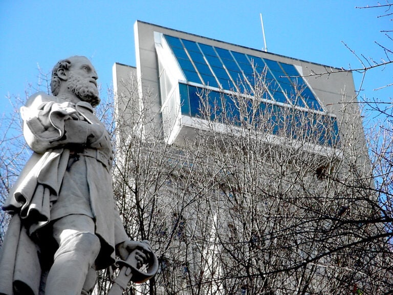 Inside Lamar Building In Augusta, Georgia: Fire, Pei Rooftop, And ...
