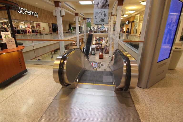 Monroeville Mall In Monroeville, PA Still Draws Attention But Leaves ...