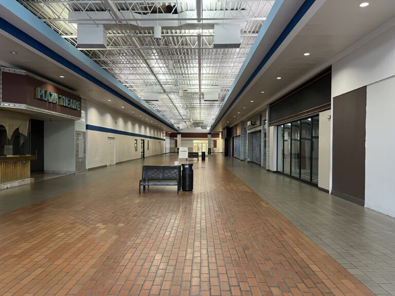 Muscatine Mall In Muscatine, IA Tells A Retail Story Of Change And Loss ...