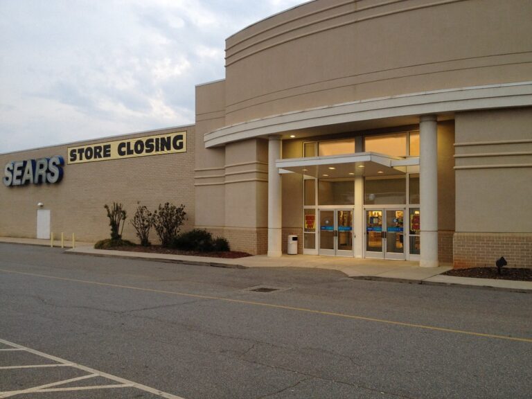 Will Redevelopment Finally Bring New Life To Signal Hill Mall In ...