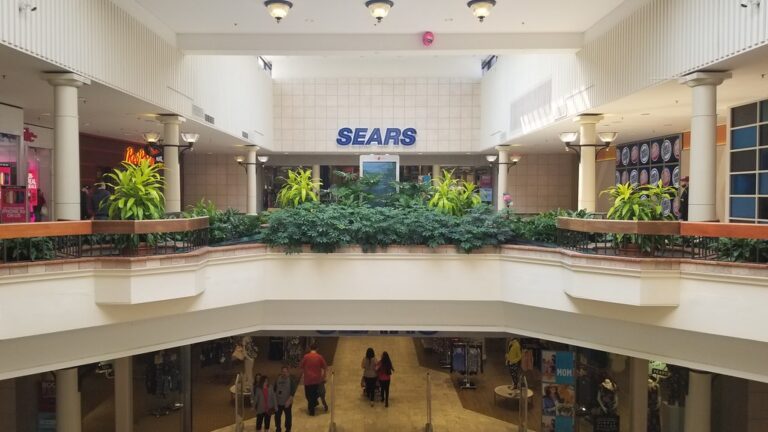 Woodbridge Center Mall In Woodbridge Township, NJ, Quietly Became ...