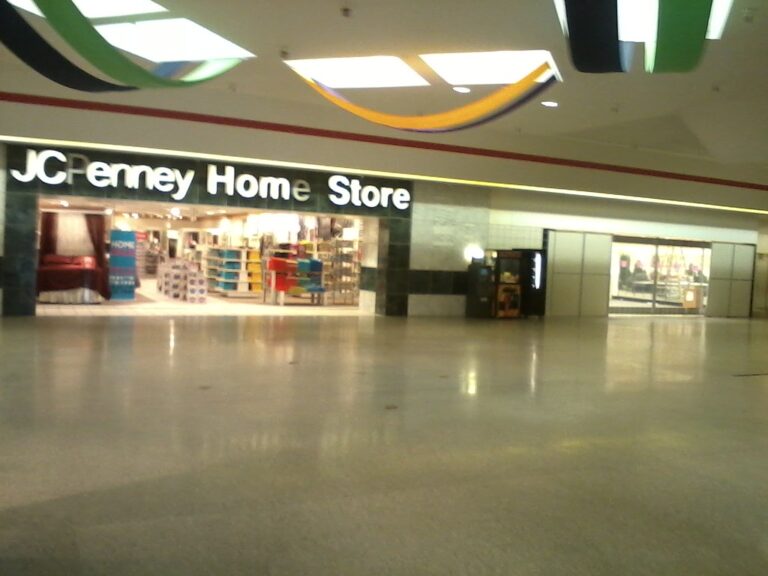 Alpena Mall In Alpena, MI, Was Once A Regional Draw - Now Its Corridors ...