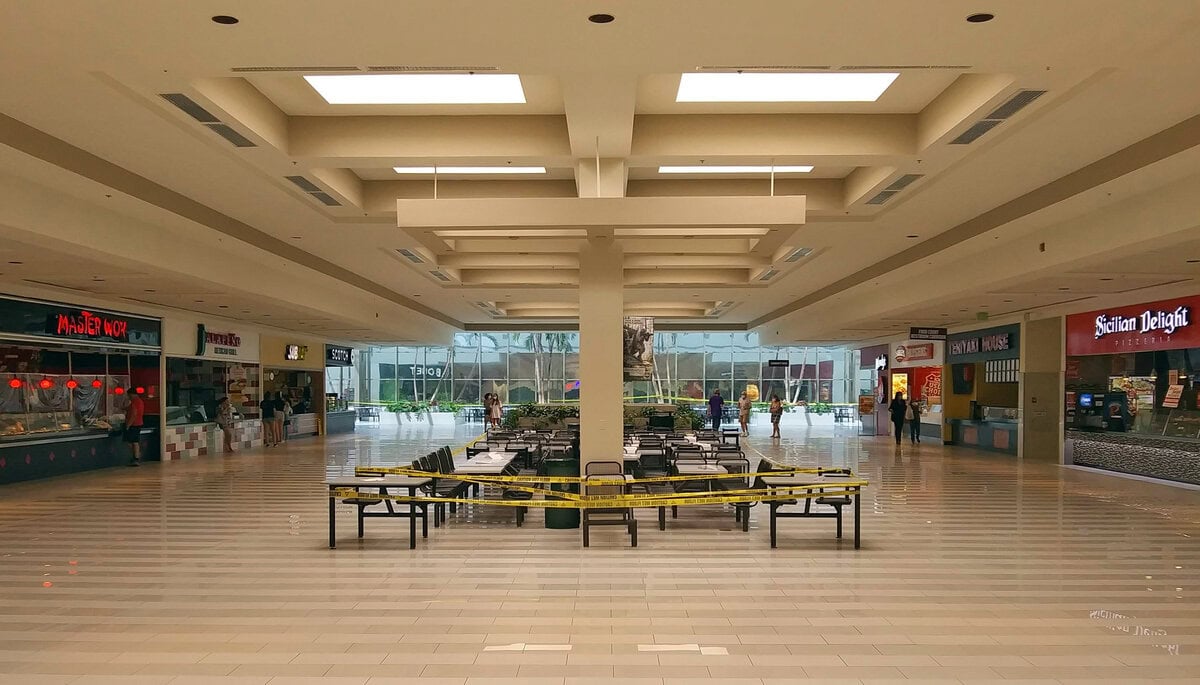 Galleria At Crystal Run In Middletown, NY, Was Built To Win The 1990s ...