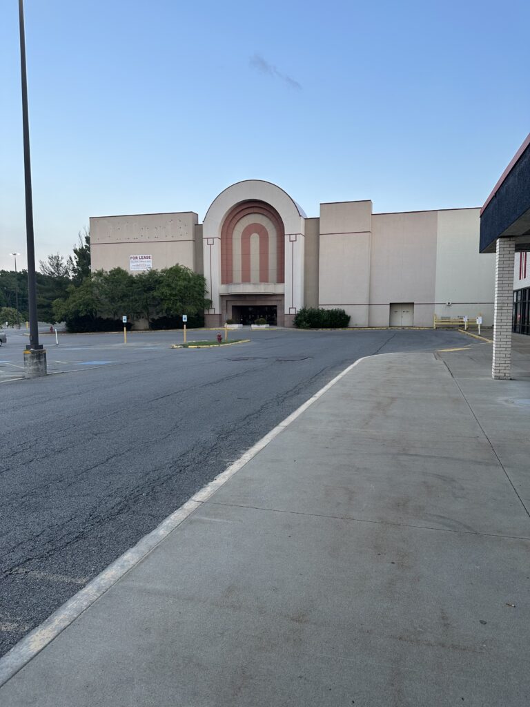 Inside Southern Park Mall In Boardman, OH: Closures, Rebuilds, And The ...