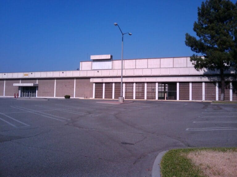 How Carousel Mall In San Bernardino, CA, Opened Big And Ended Empty ...