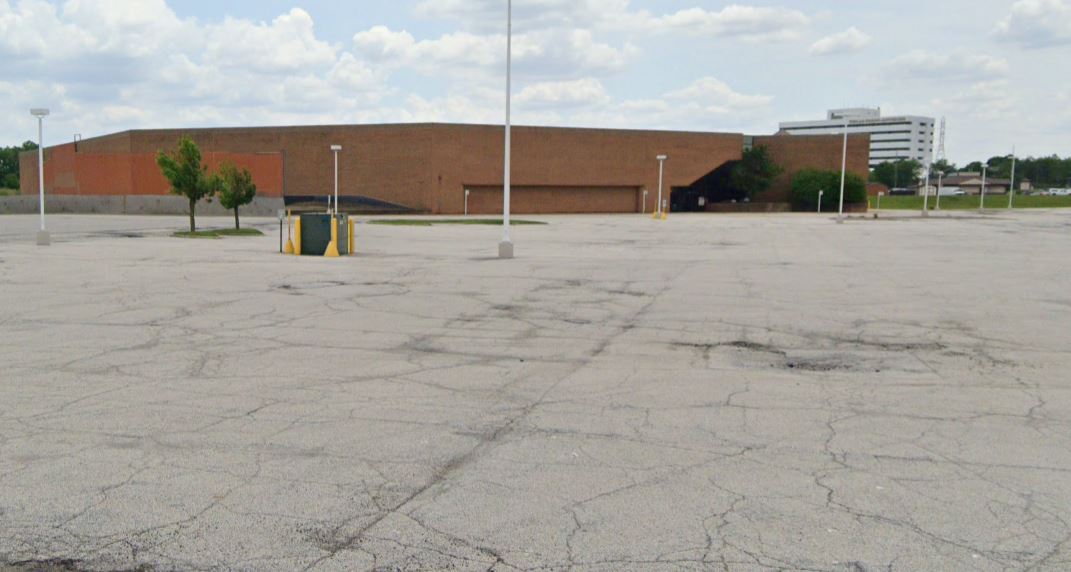 Century Mall In Merrillville, IN: From Bustling Shops To Empty Halls ...