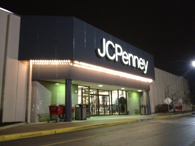 Champlain Centre Mall, Plattsburgh, NY: Navigating Retail Challenges ...