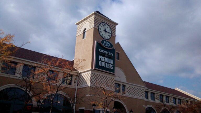 Grove City Premium Outlets Mall: A Retail Mainstay Near Pittsburgh, PA ...