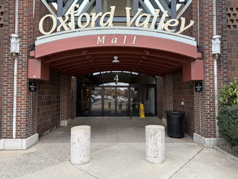 Lebanon Valley Mall In Lebanon, PA: The Mall That Refused To Quit ...