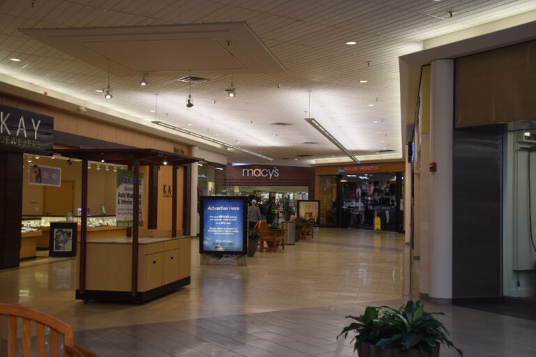 The Heart Of Hilo, HI: Exploring Prince Kūhiō Plaza Mall - BestAttractions