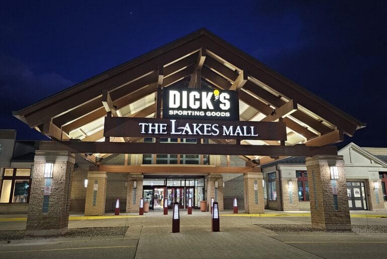What Happened To The Lakes Mall In Muskegon, MI? Inside Its Decline ...